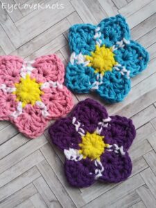 Forget Me Not Applique - Free Crochet Pattern - EyeLoveKnots