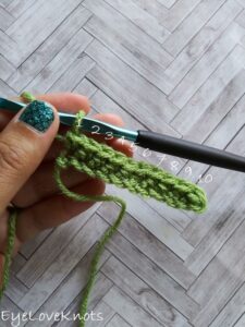 How to Single Crochet (US) Step by Step Photo Tutorial - EyeLoveKnots