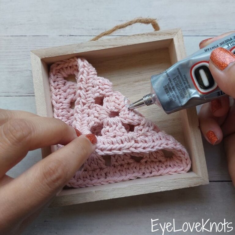 Gia Shadow Box - Free Crochet Pattern | Easy Granny Square Wall Hanging ...