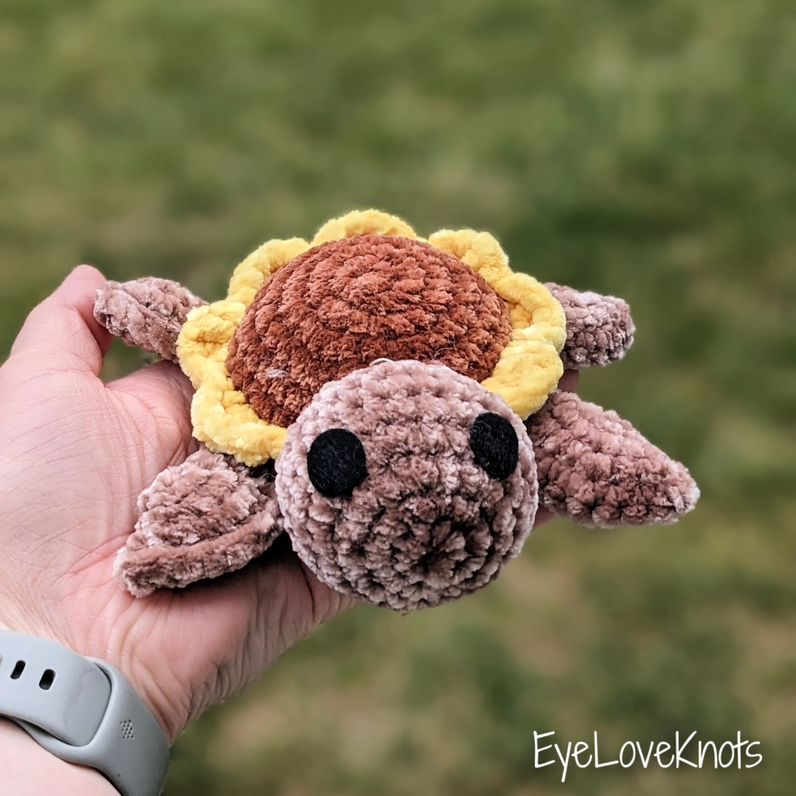 Petal the Sunflower Turtle - Crochet Pattern Review - EyeLoveKnots