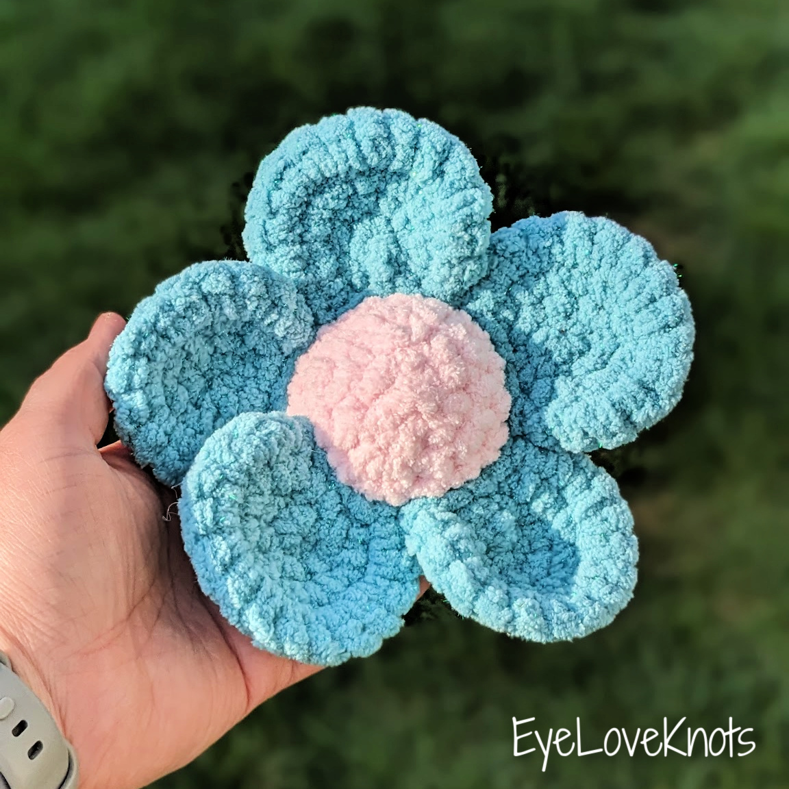 Florina the Flower Fidget - Crochet Pattern Review - EyeLoveKnots